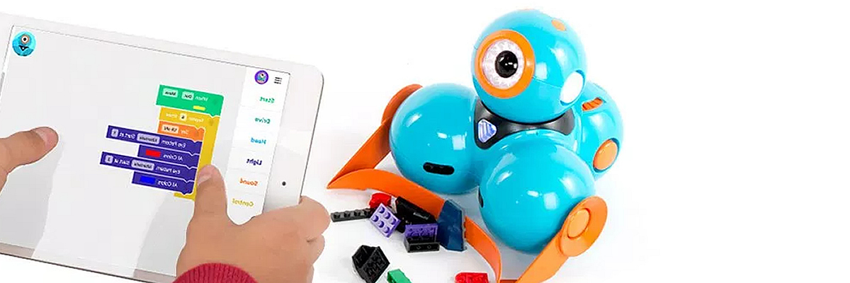 Dash and Dot toy robot for children
